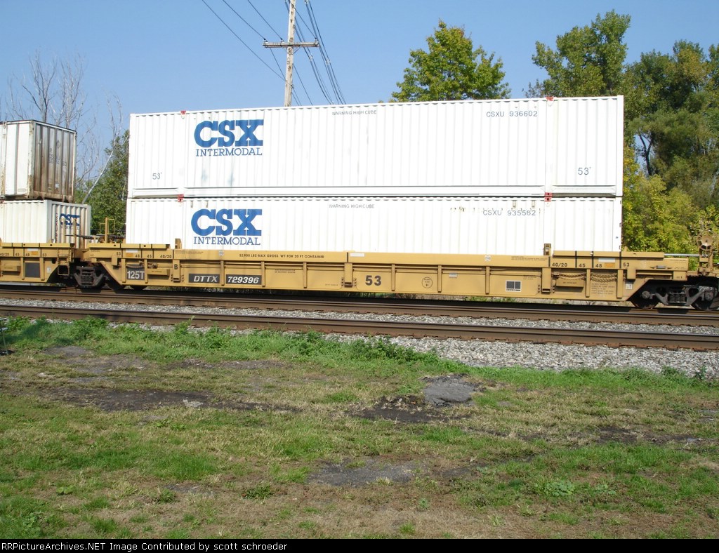 DTTX Double Stackcar 729396B w/ CSXU Container's 935562 & 936602 EB